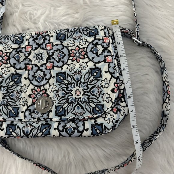 Vera Bradley | Bags | Vera Bradley Womens Lisbon Medallion Purse Pink ...